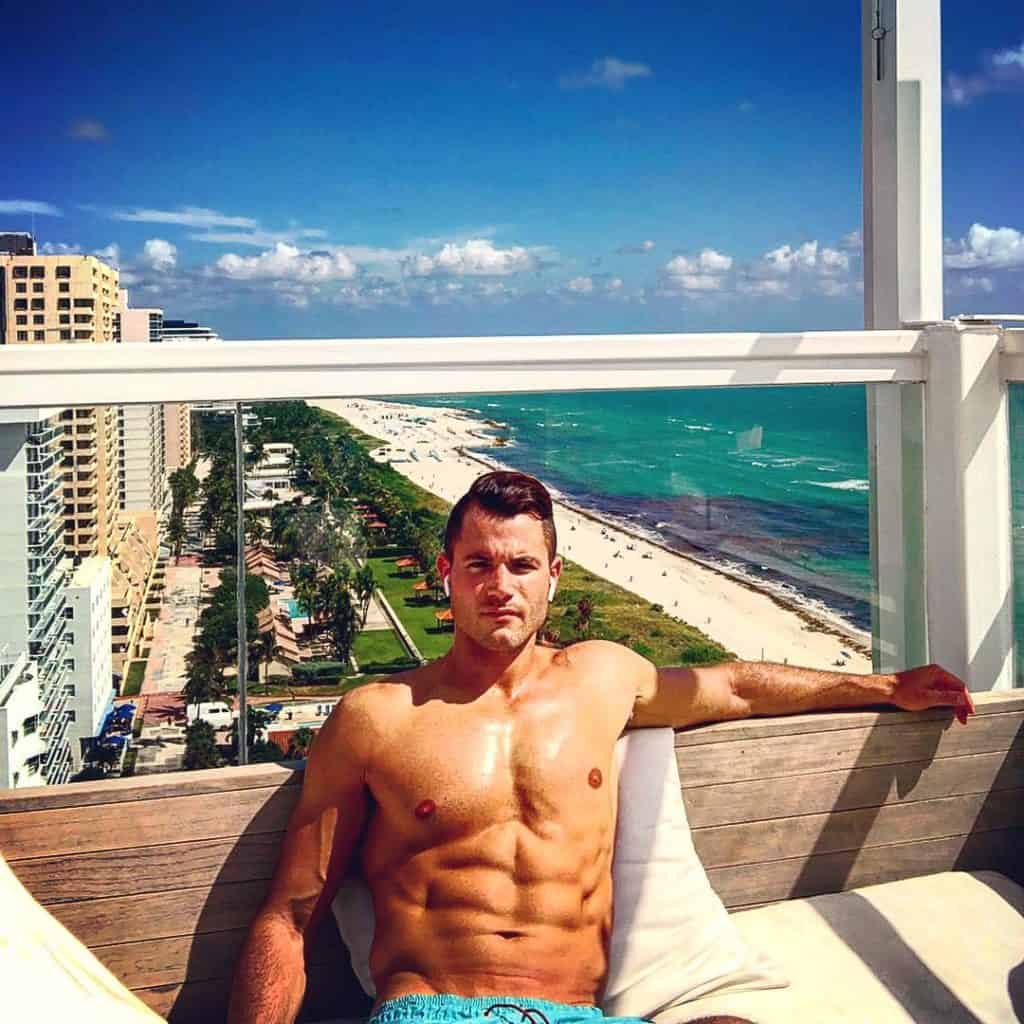 Bethenny Frankel's New Man Is NOT 29-Yr-Old Investor Ben Kosinski