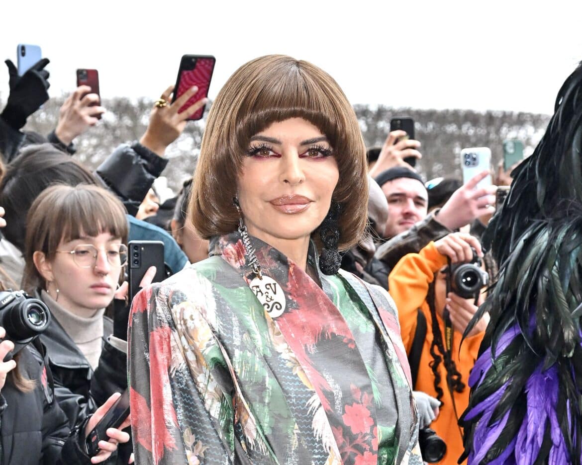 PHOTOS: RHOBH Star Lisa Rinna Debuts Bowl Cut as Fans React