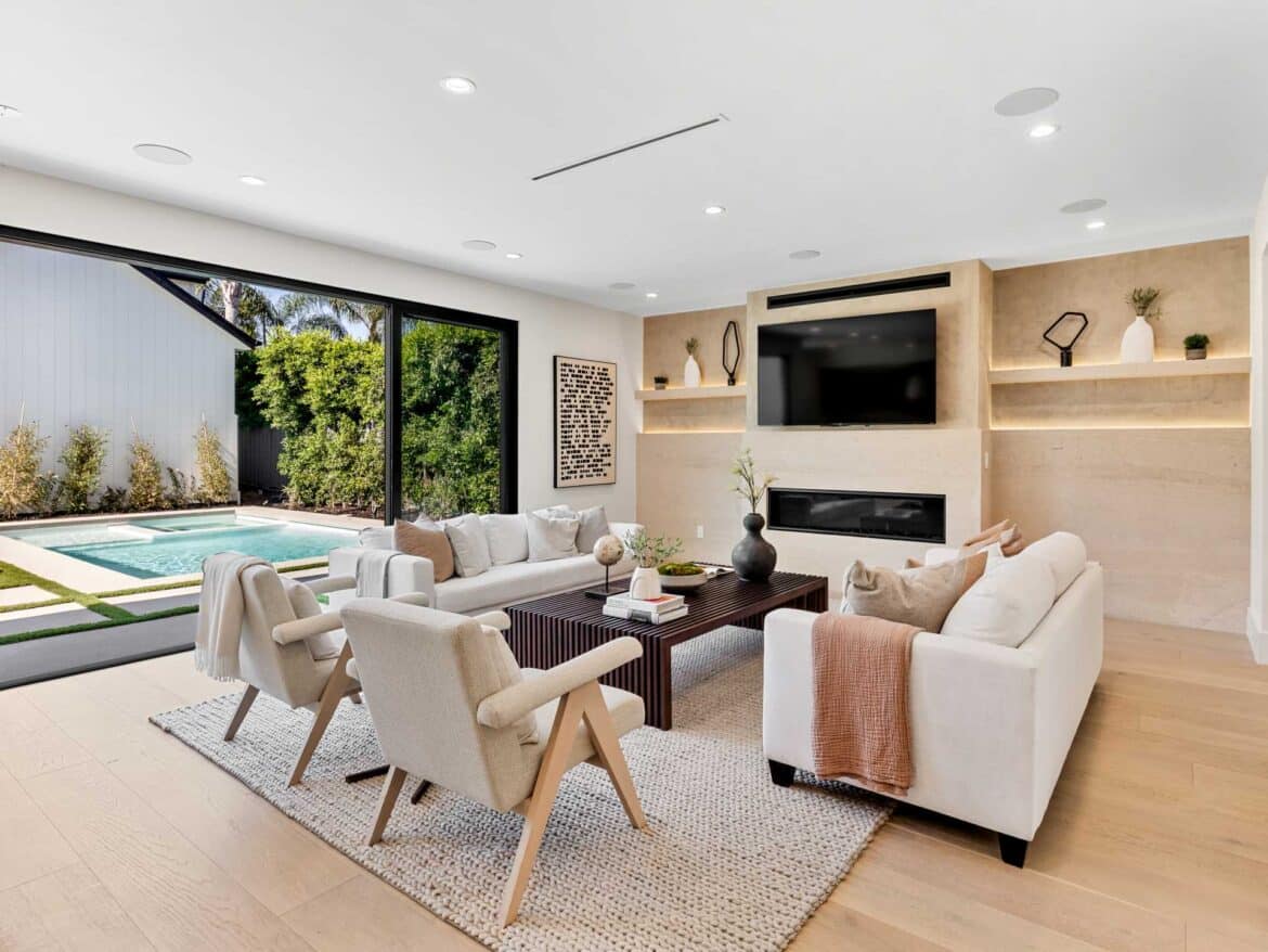 PHOTOS: Lala Kent Buys a $3.1 Million Mansion in LA, See Inside
