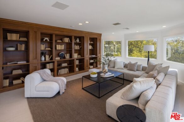 PICS: Heather & Terry Dubrow List Beverly Hills Home for $25 Mil