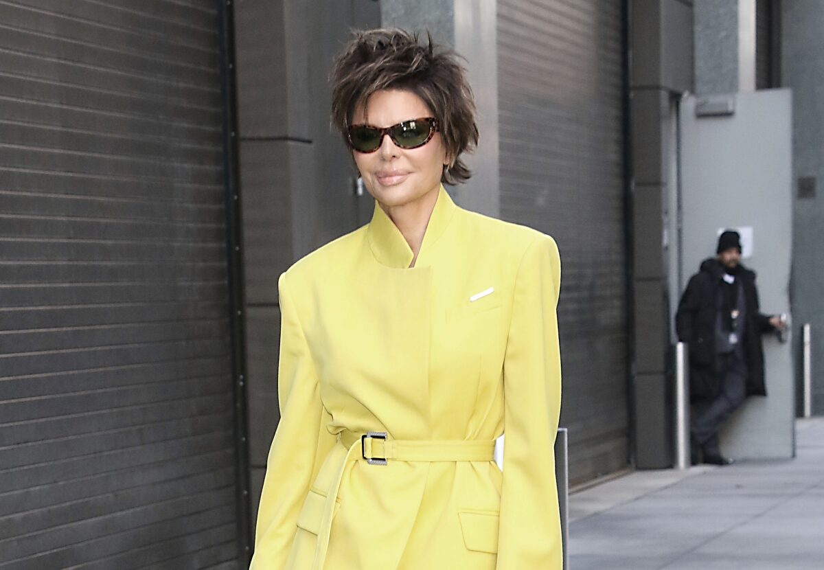 EXCLUSIVE: Lisa Rinna is in Negotiations to Return to the RHOBH as ...